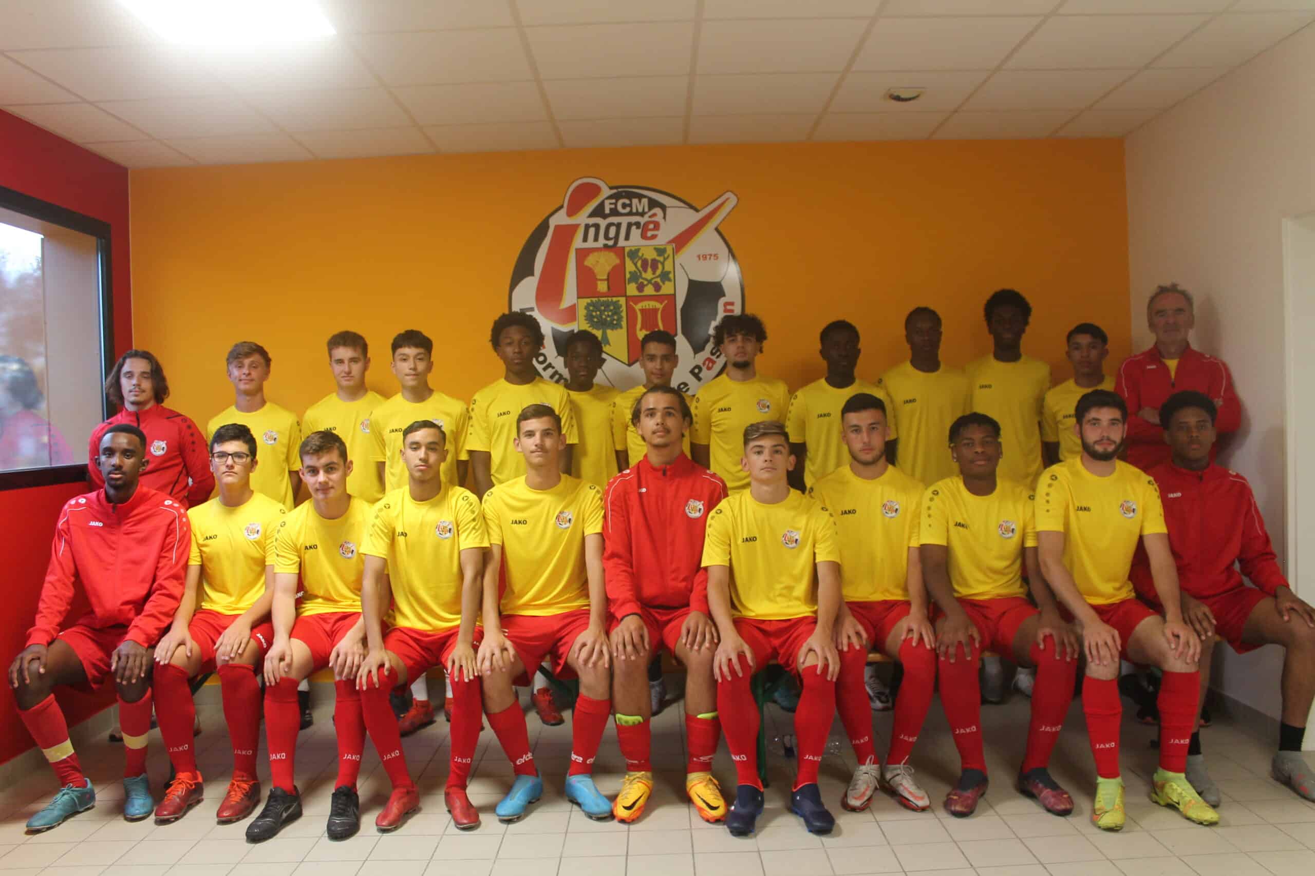 L'équipe U18 du FCM Ingré, club de football dans le 45