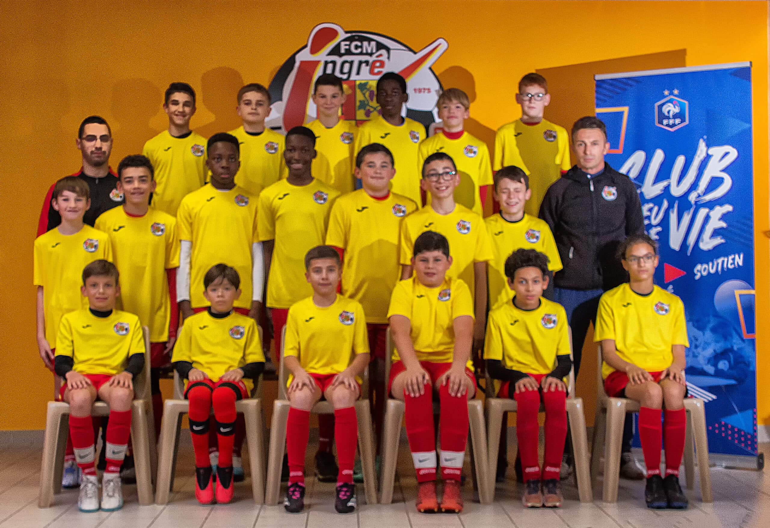 L'équipe U13.2 du FCM Ingré, club de football dans le 45